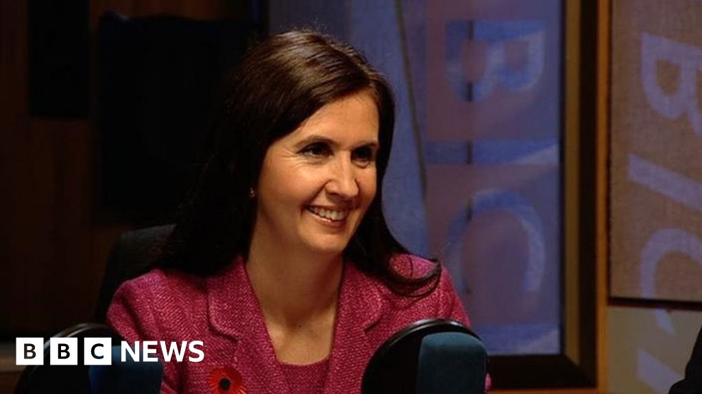 Katherine Garrett-Cox to step down from Alliance Trust - BBC News