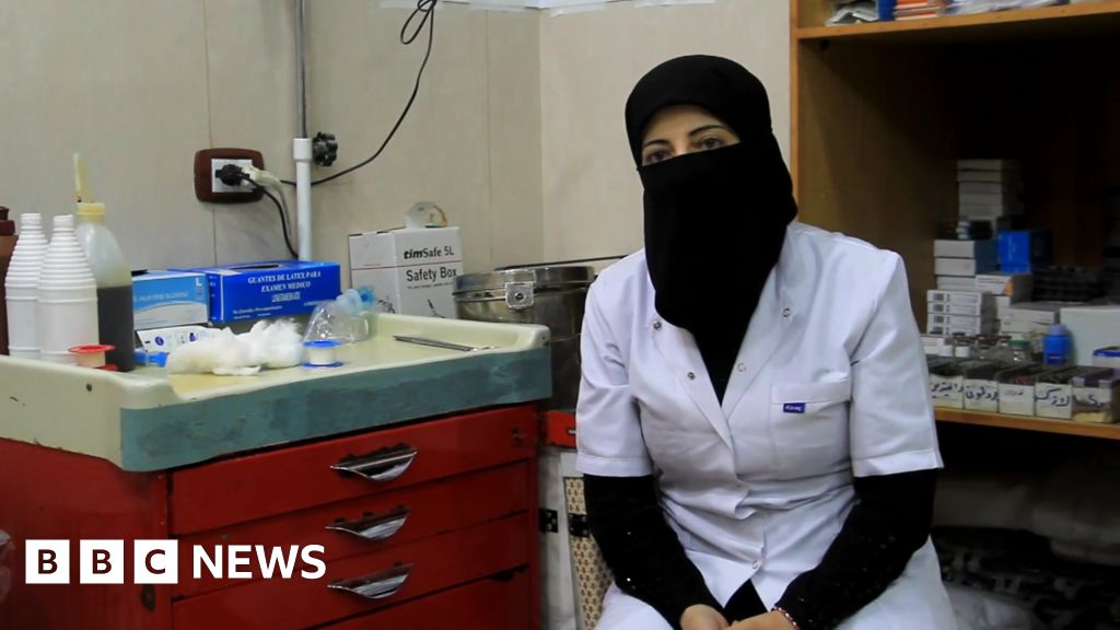 100 Women 2016: Aleppo nurse on life in a war zone - BBC News