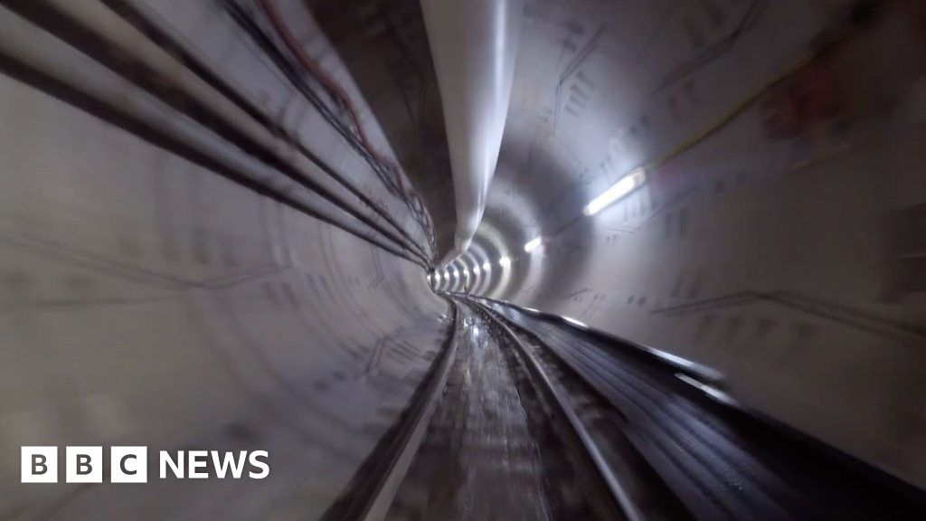 Inside London's super sewer - BBC News