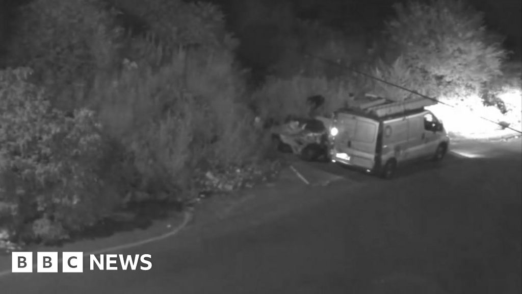 Hidden CCTV cameras to catch fly-tippers in Bradford - BBC News
