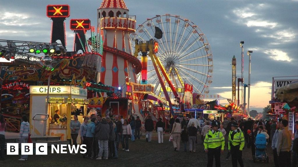 Hoppings funfair to return after 2020 virus cancellation - BBC News