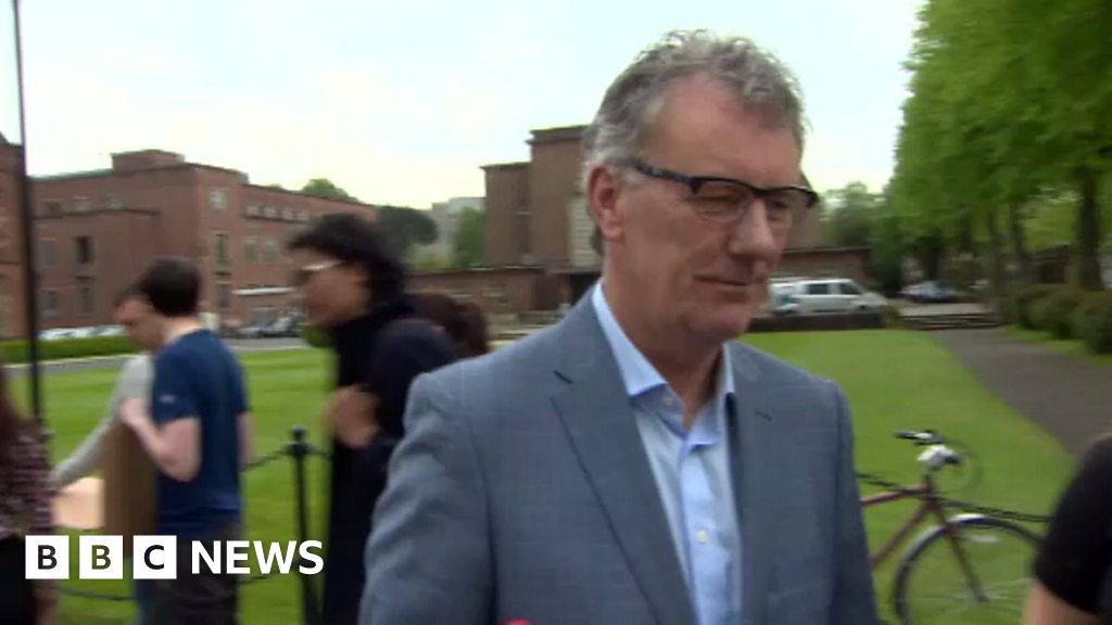 Mike Nesbitt responds to Goebbels tweet criticism - BBC News