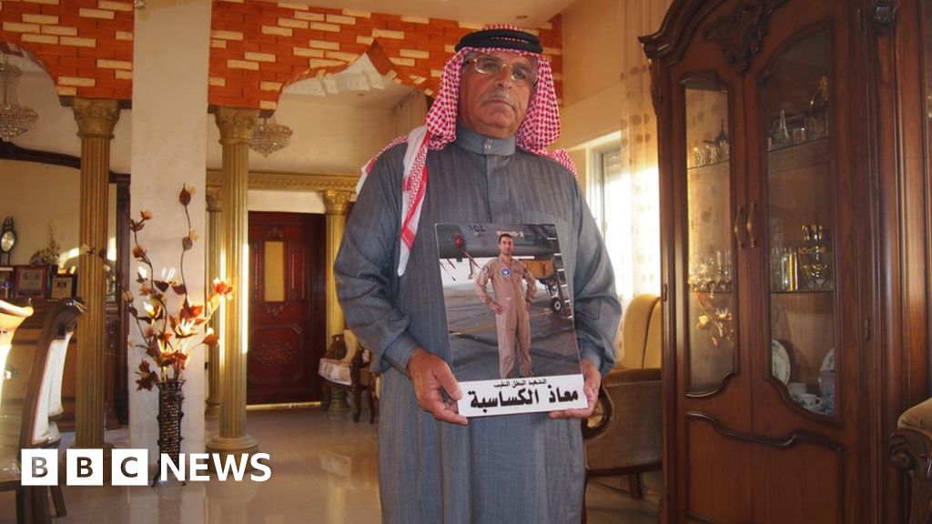 Murdered Jordanian pilot's father wants answers over son's death - BBC News
