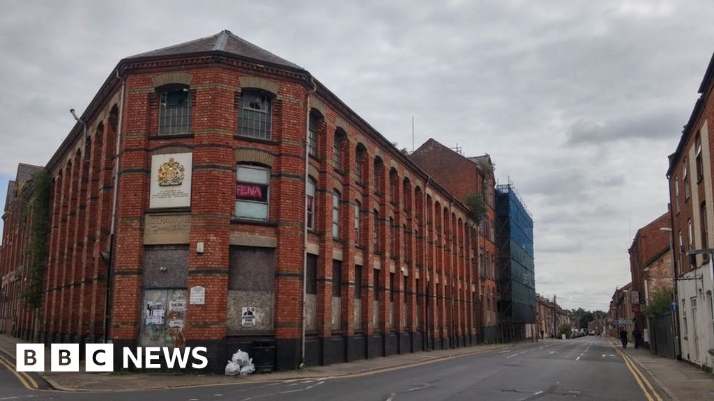 Derelict Northampton shoe factory being renovated into flats - BBC News