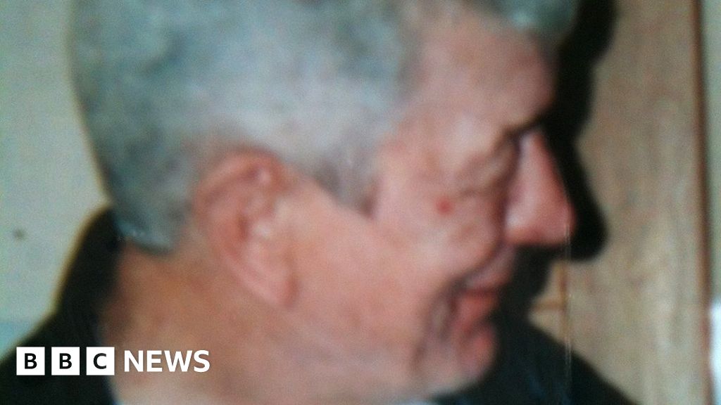 Leslie Ross, double-murder accused, dies of cancer - BBC News