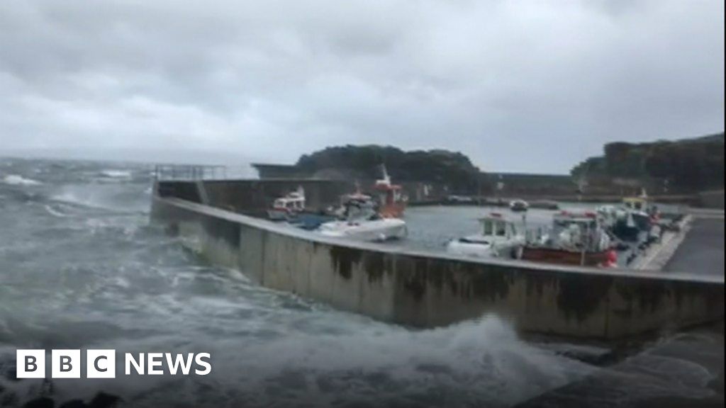 Storm Hector causes havoc along coastline - BBC News