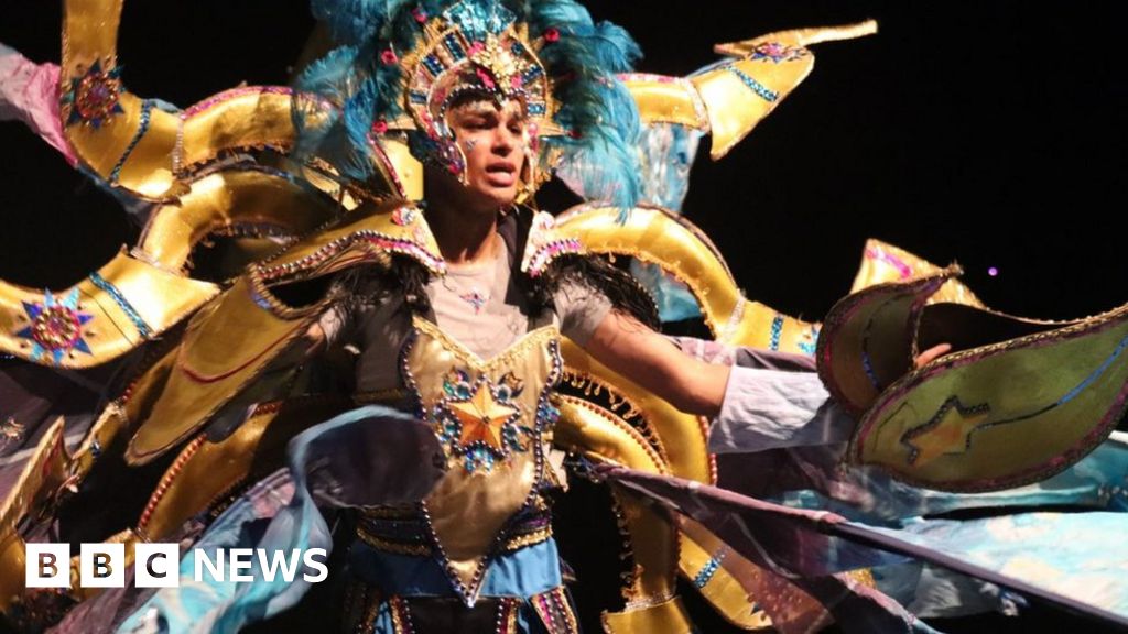 Leeds West Indian Carnival king and queen costumes chosen - BBC News