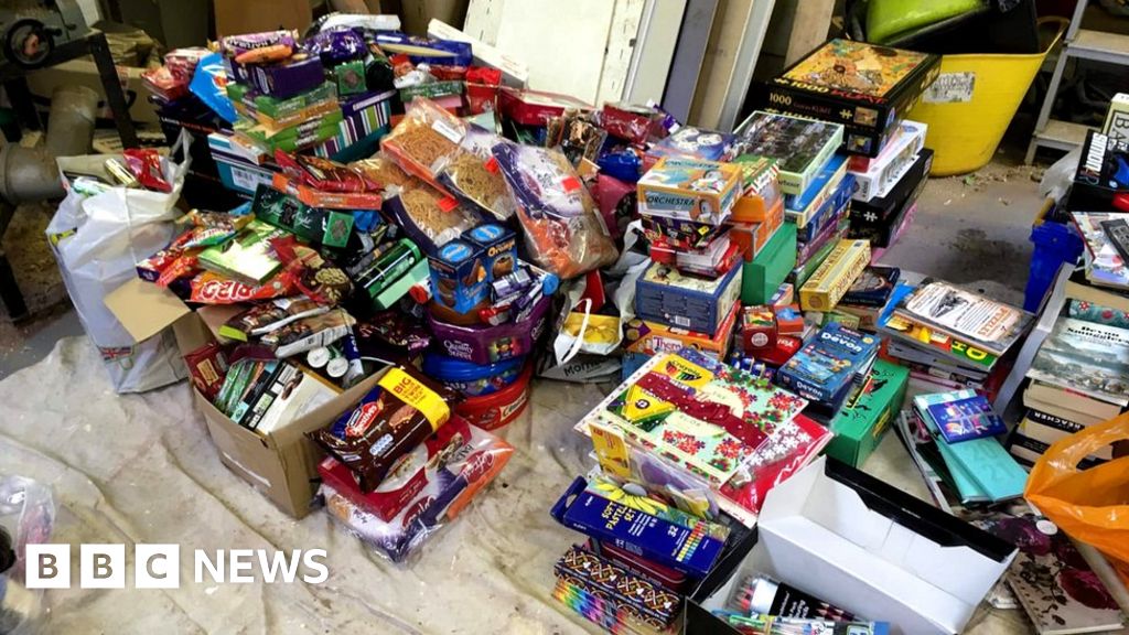 Coronavirus: Gifts for hundreds of cruise ship staff