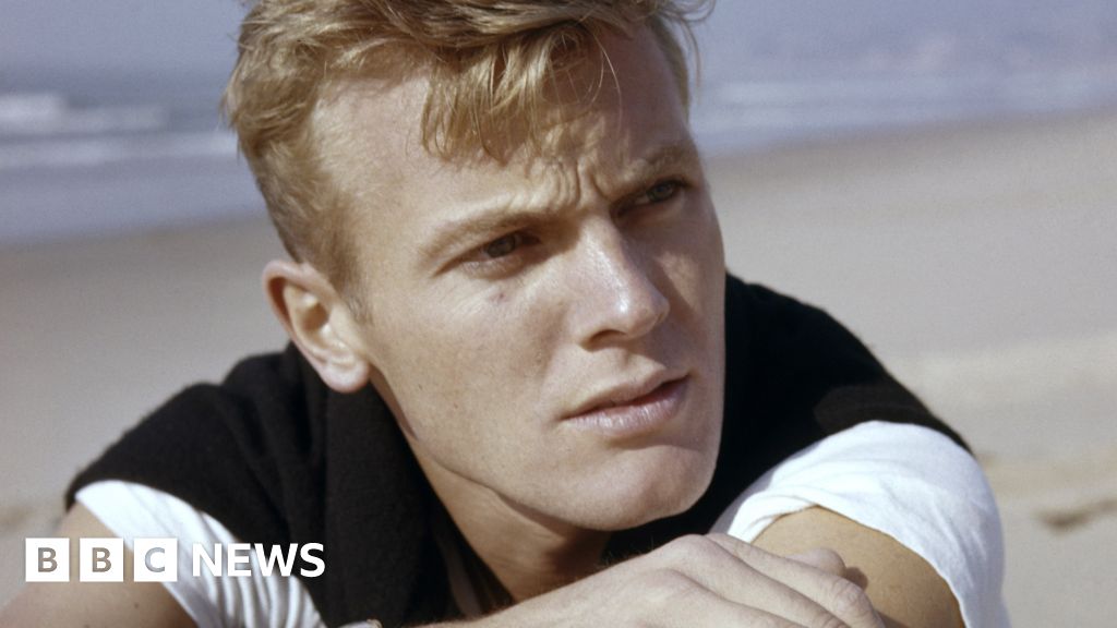 Tab Hunter: 1950s Hollywood idol who hid his sexuality dies at 86 - BBC ...