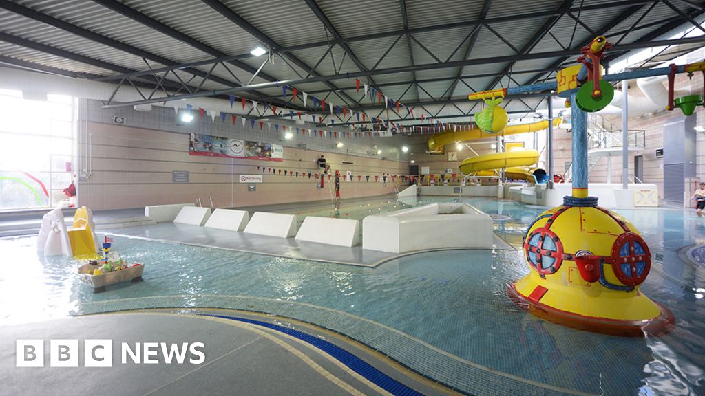 Northallerton swimming pool to shut for £350,000 upgrade - BBC News