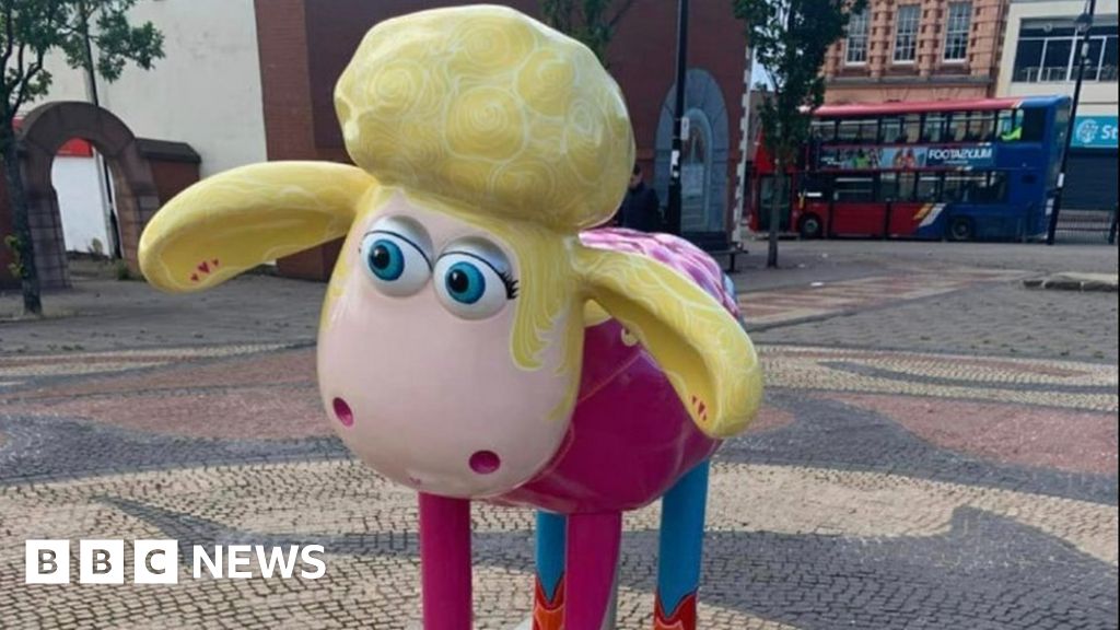 Shaun on the Tyne: Smashed sheep put art trails in doubt - BBC News