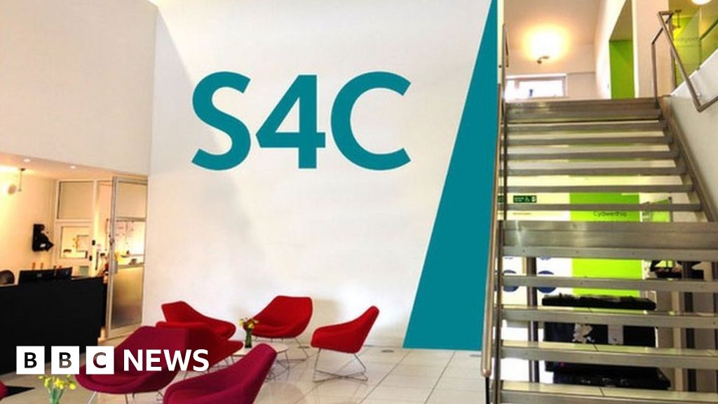 S4C announces HD U-turn in time for Euro 2016 - BBC News