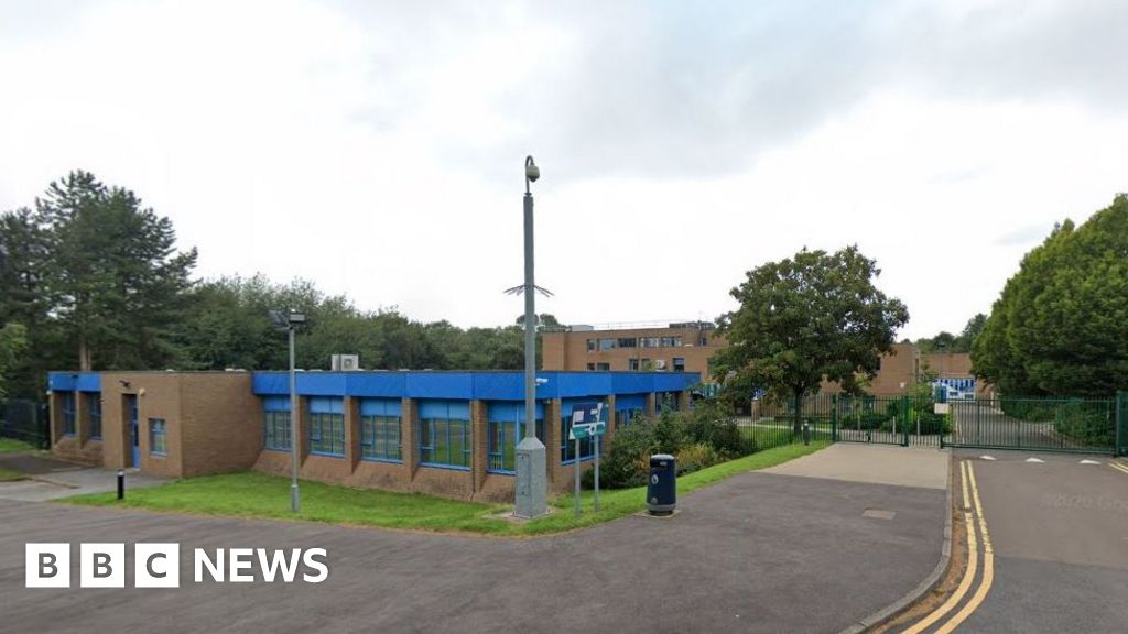 Wolverhampton head teacher admits sex with employee in office - BBC News