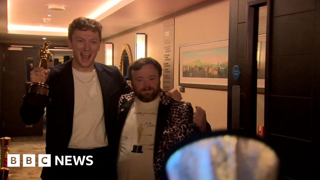 Irish Homecoming stars welcomed back to Belfast after Oscar success ...