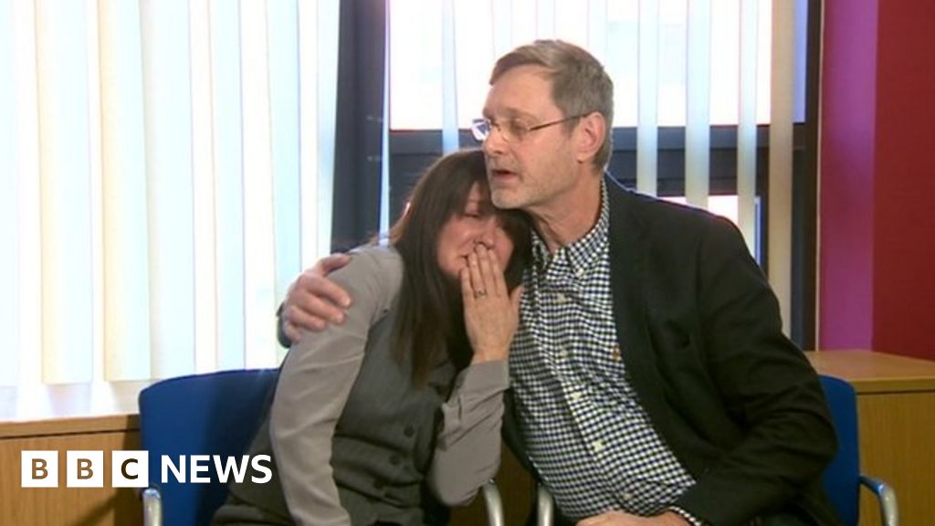 NHS manager Helen Marks' trauma after harassment - BBC News