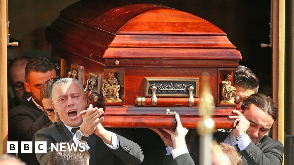 Lawyer's murder hints at secrets of Australia mafia - BBC News