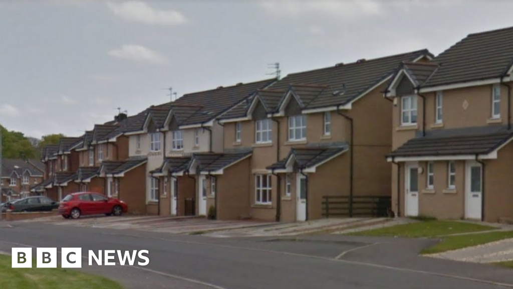 Woman, 84, attacked and robbed by three men in Castlemilk home - BBC News
