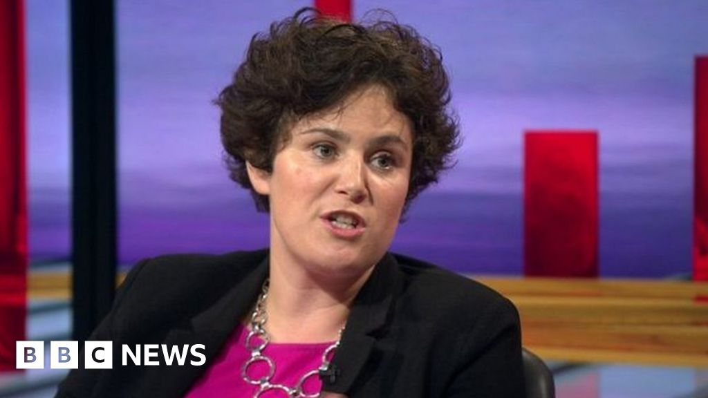 SDLP's Claire Hanna: I'd never become a Fianna Fáil MLA - BBC News