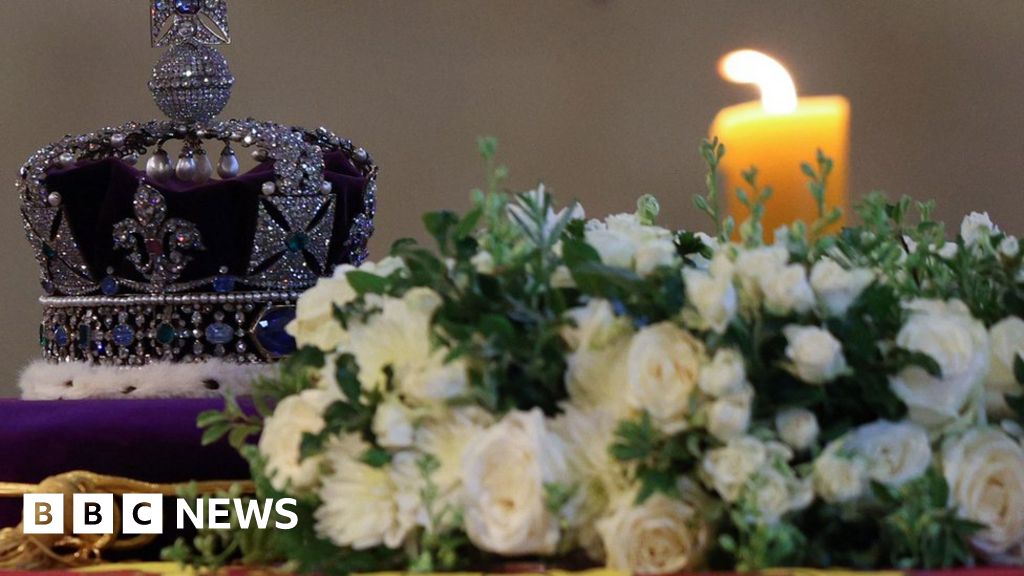 Queen Elizabeth II: State funeral to be screened across region - BBC News