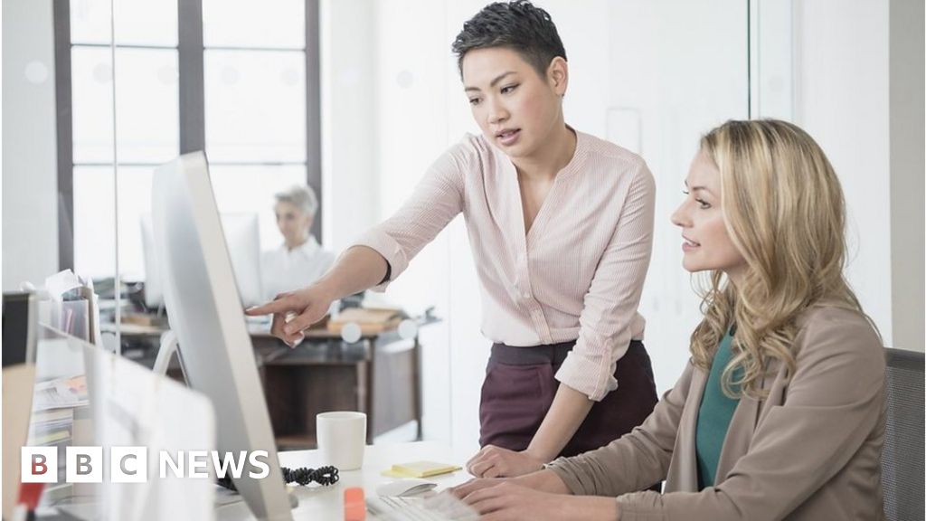 How can bosses help staff develop? - BBC News