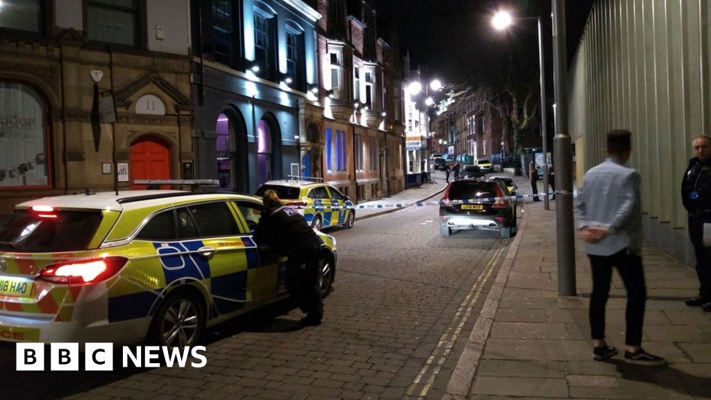 Teenagers stabbed in Nottingham appear before court - BBC News