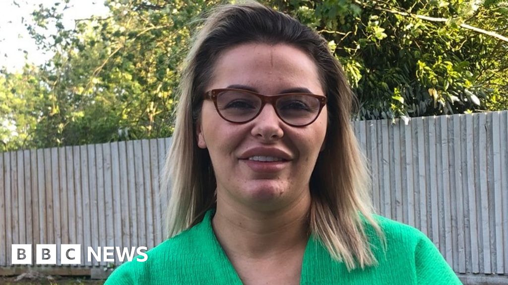 Young Wolverhampton councillor quit for better work-life balance - BBC News