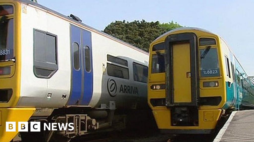Arriva Trains Wales drivers walk out in pay dispute - BBC News