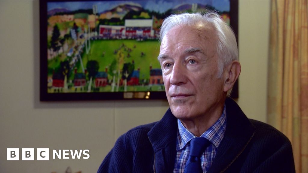 Ex-SRU doctor worries about contact sports causing dementia - BBC News