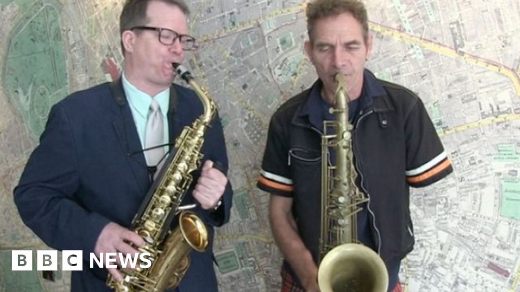 The importance of a one-handed saxophone - BBC News