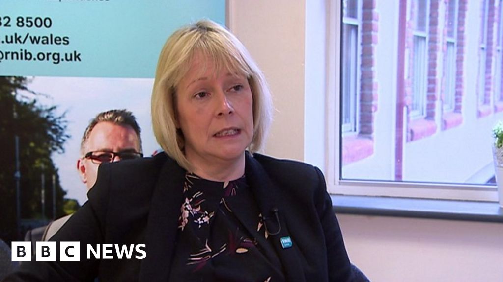 Timely eye appointments 'critical' - RNIB Cymru - BBC News