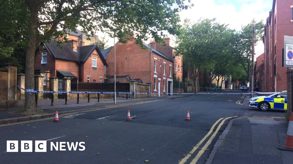 Nottingham stabbings: Three held after two attacked - BBC News