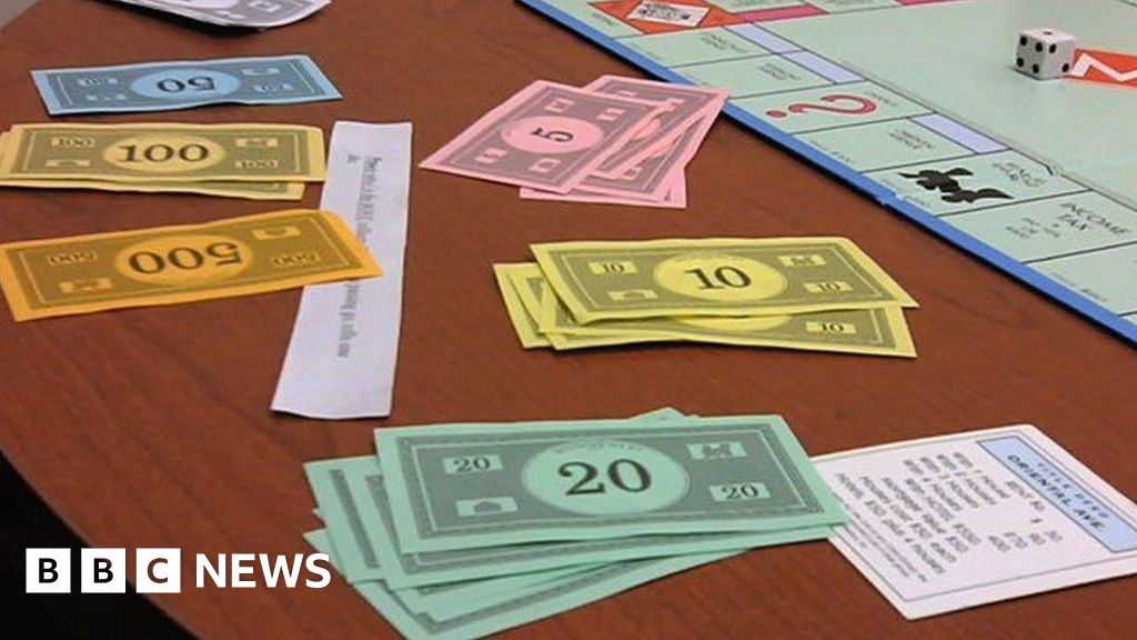 Powys pupils to learn business from Monopoly-style game - BBC News