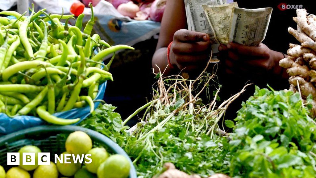 India's middle class hit by rising cost of living - BBC News