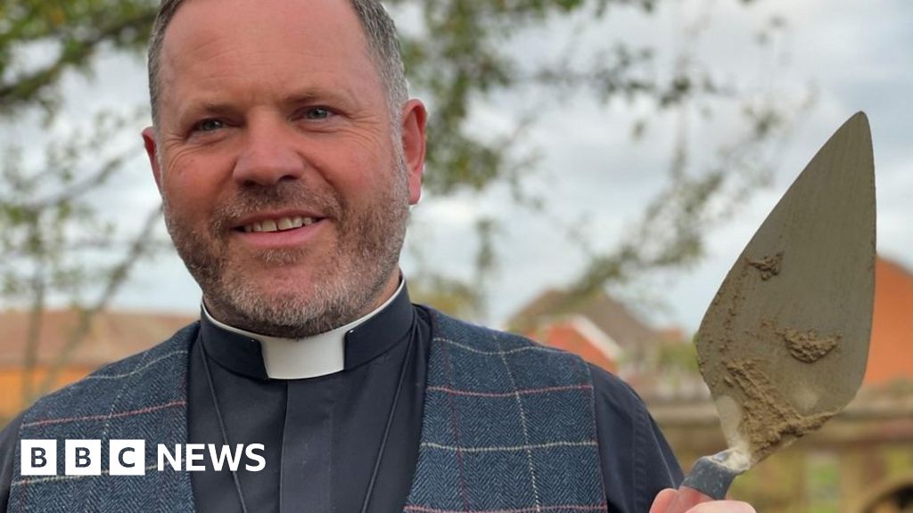 Kent chaplain's conversion from bricklaying to praying - BBC News