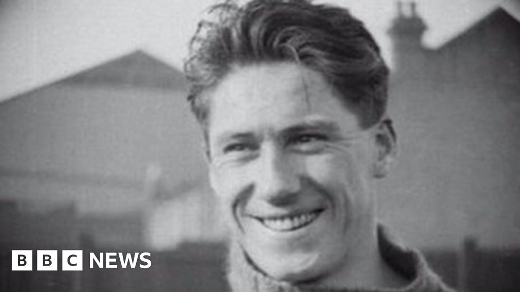 Jimmy Seed: War hero and footballing legend - BBC News