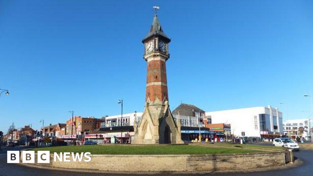 Skegness poppy plea for 'spectacular' remembrance display - BBC News