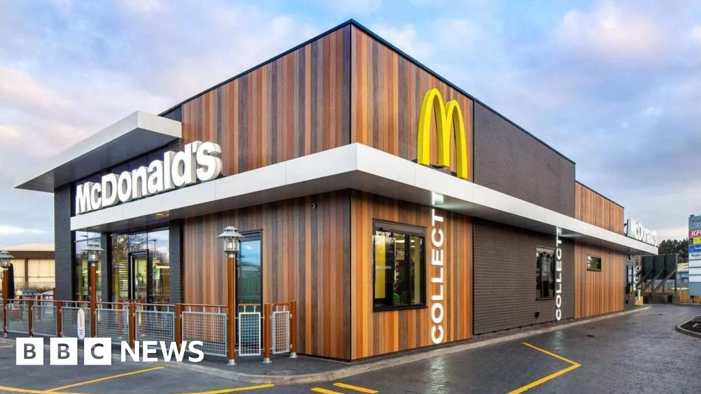 McDonald's submits plans for branch on Hull's Buzz Bingo site - BBC News