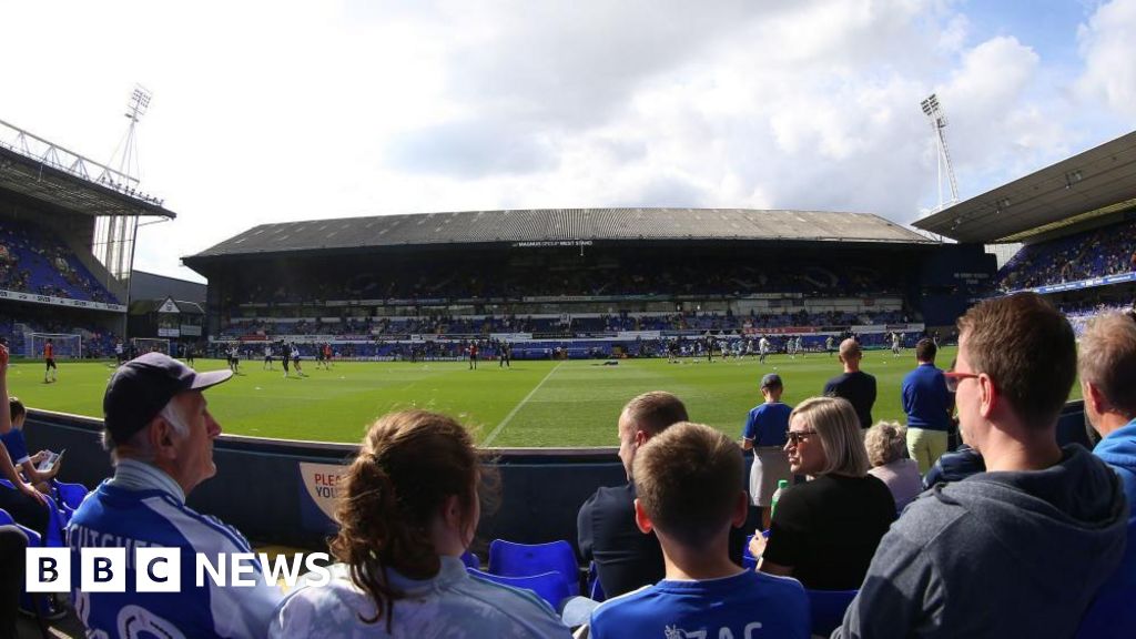 Extra trains laid on for East Anglian derby - BBC News