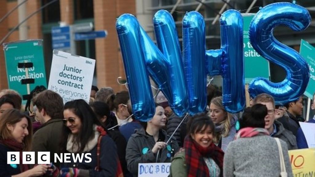 Junior doctor contract: BMA agrees to talks - BBC News