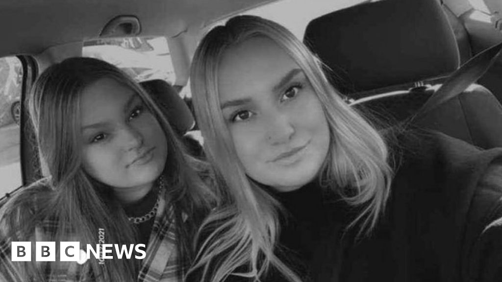 Man jailed for killing 'precious' sisters in Frome car crash - BBC News