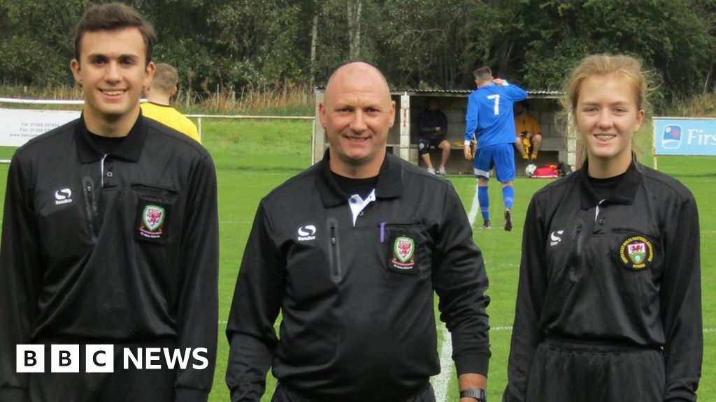 Father referees match with his children as assistants - BBC News