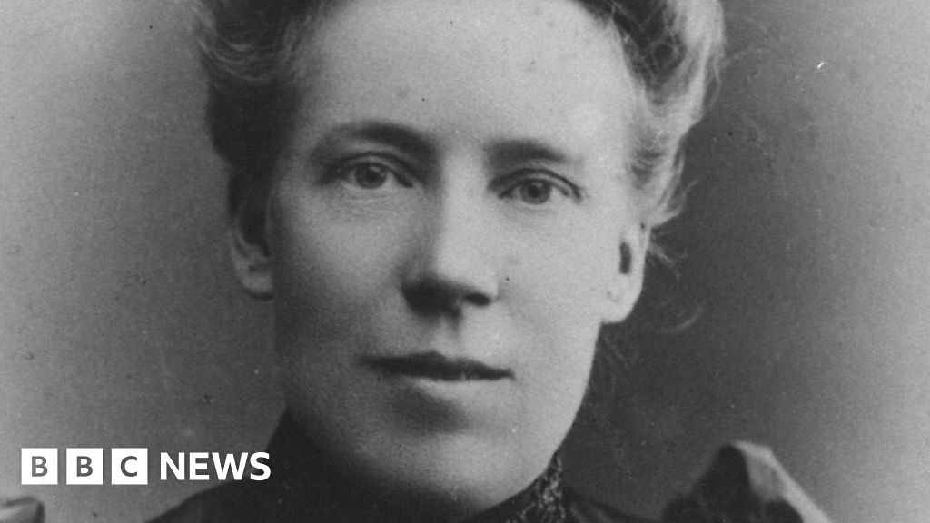 Blue plaque to honour 'extraordinary' Cadbury philanthropist - BBC News