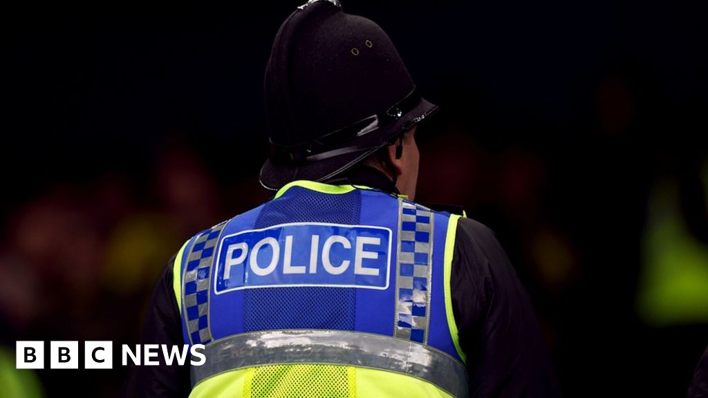 Police misconduct panel members sought - BBC News