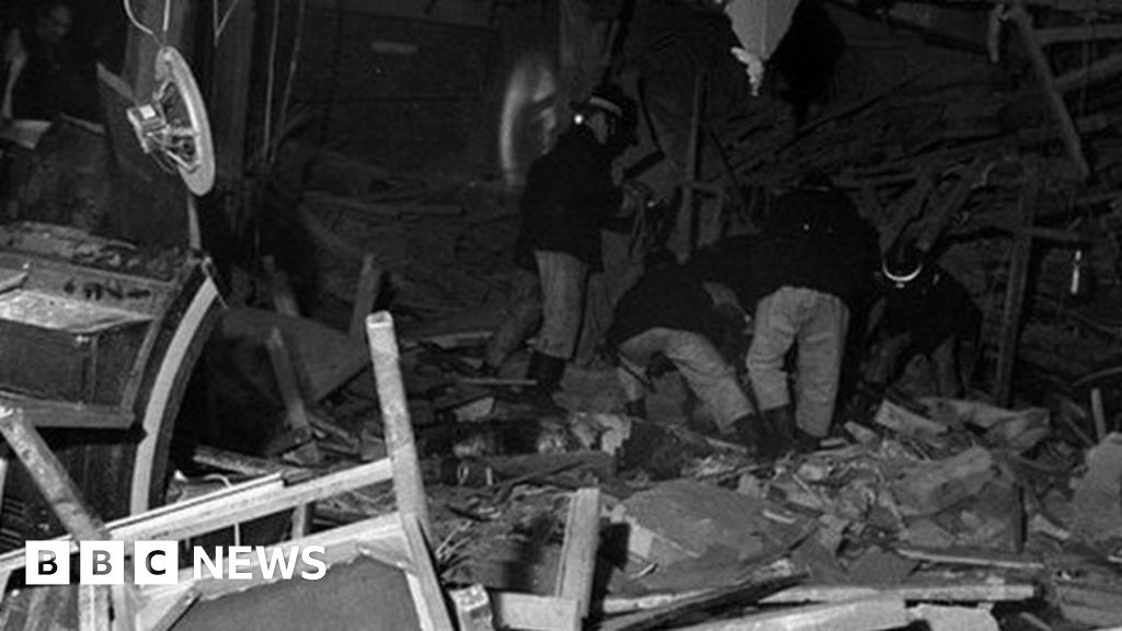 The pub bombings that shook Birmingham - BBC News