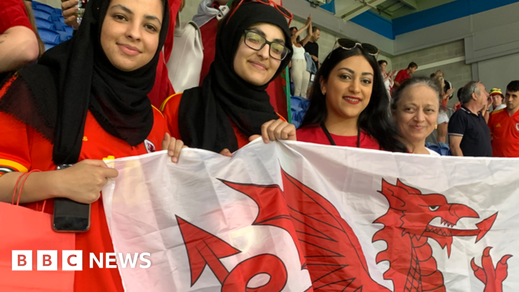 Wales football: South Asian female fans see first game - BBC News