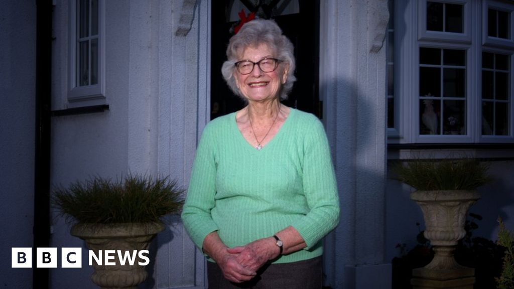 New Year Honours 2021: 'I thought the email was a hoax' - BBC News