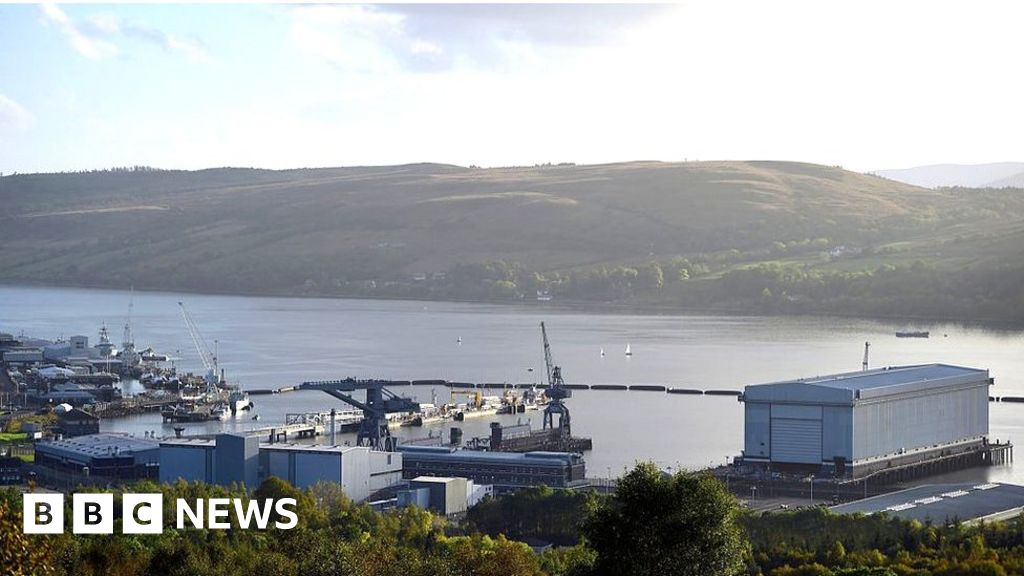 Strike action begins at Clyde nuclear naval bases - BBC News