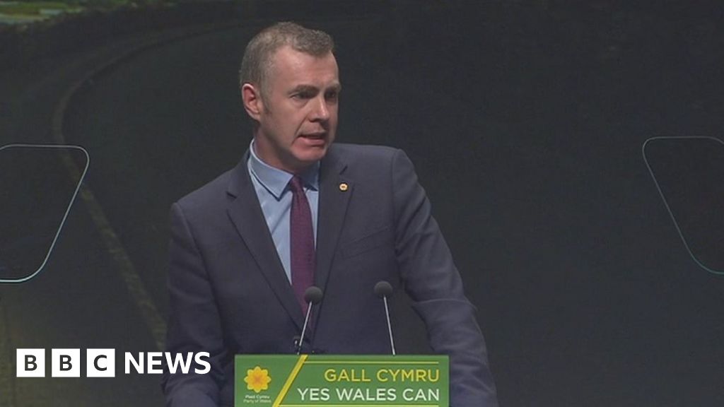 Plaid Cymru could call for independence poll after Brexit - BBC News