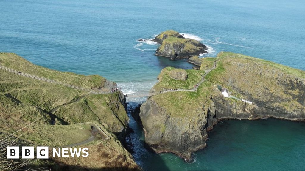 Carrick-a-Rede island fire 'was started deliberately' - BBC News