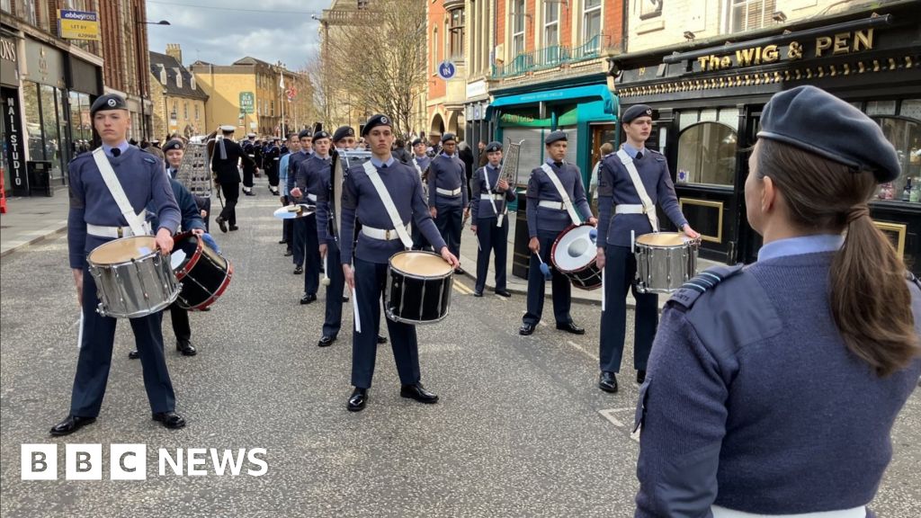Northampton marks 80 years since HMS Laforey sank - BBC News
